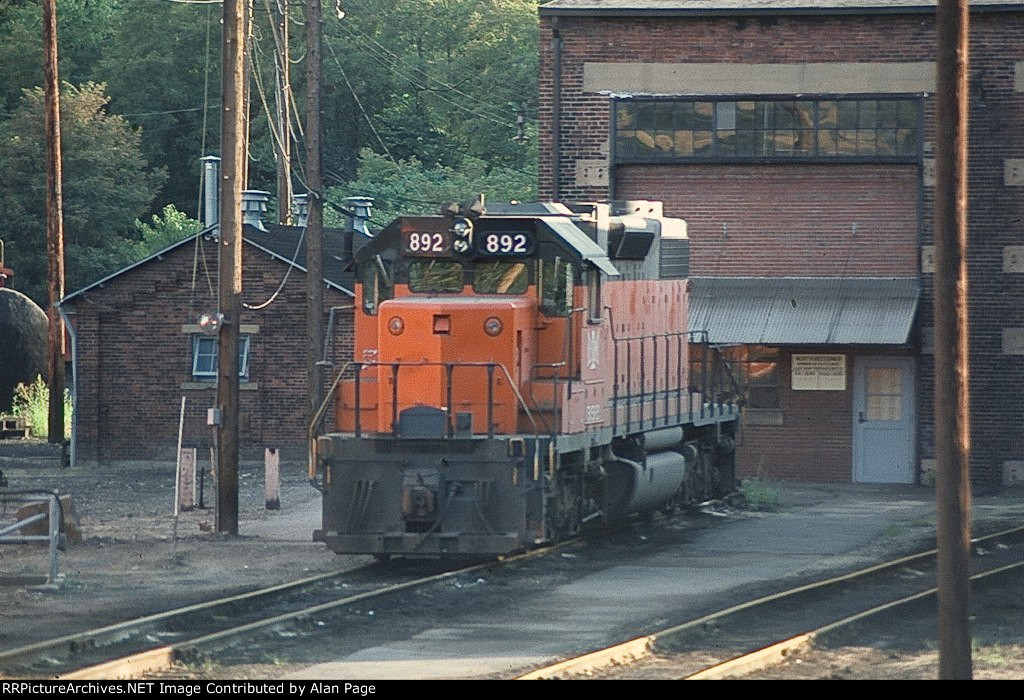 B&LE SD38-2 892